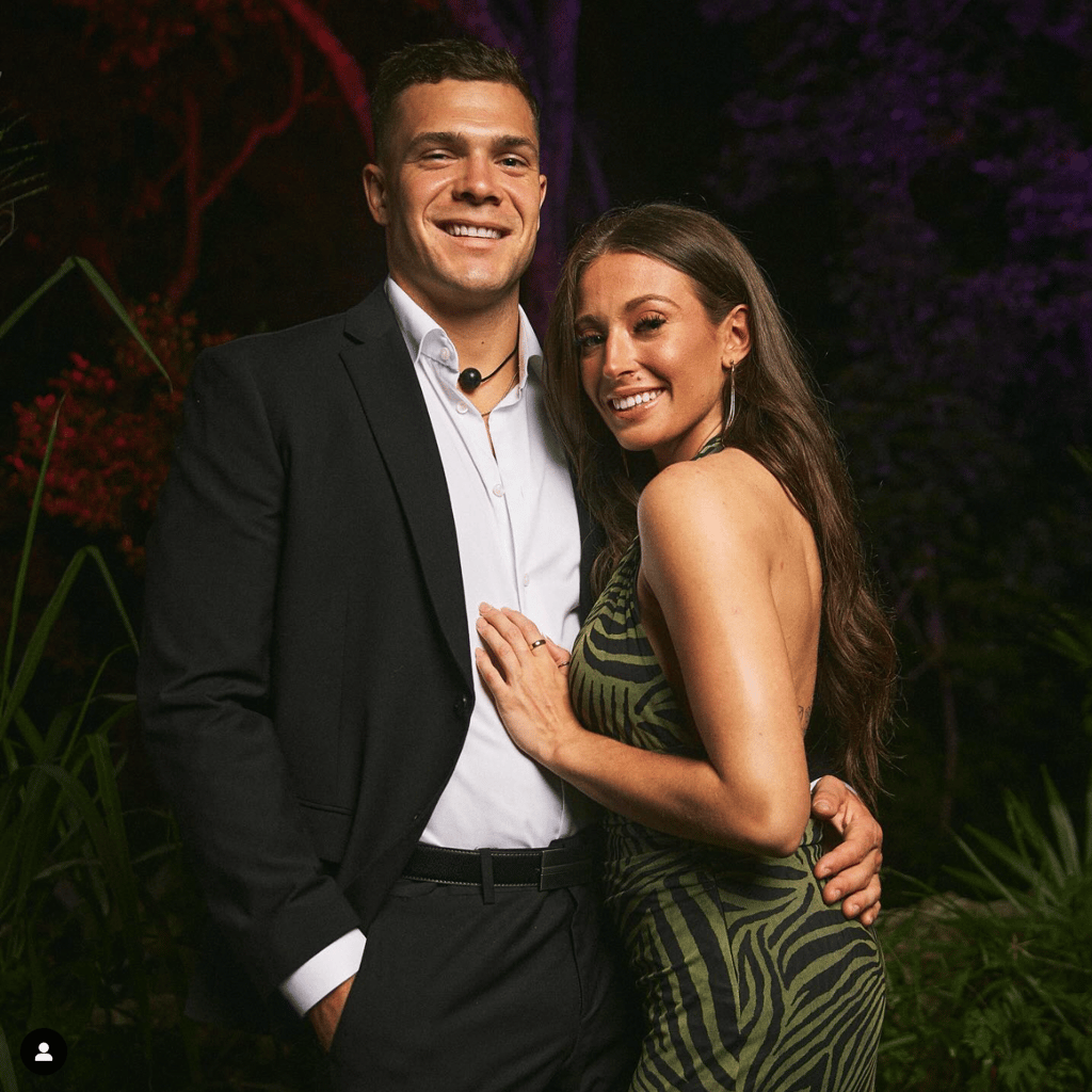 Il n'y a plus que deux couples qui peuvent être couronnés grands gagnants d'Occupation Double ...