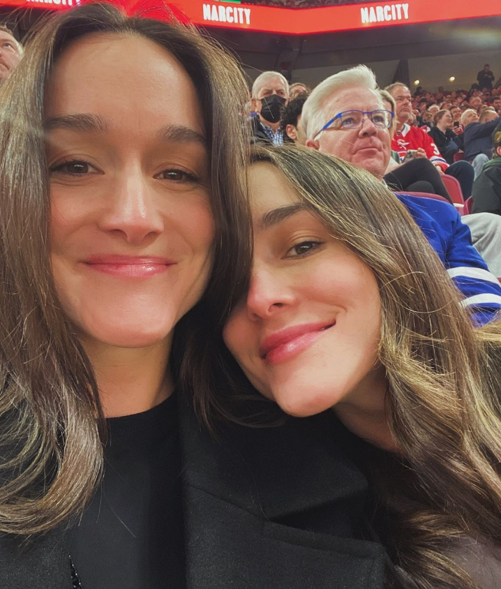 Bianca Gervais dévoile qu'elle a deux soeurs jumelles et elle nous les ...