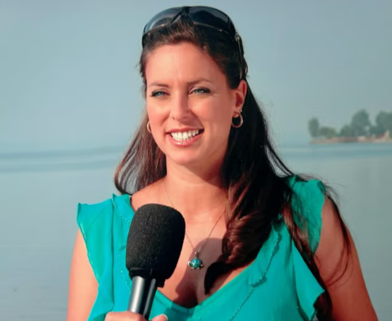 La charmante Anick Dumontet pose avec son garçon qui a tellement grandi ...