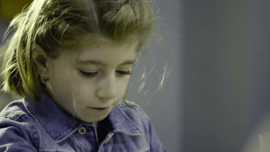 Les parents de la petite Charlie de STAT livrent un important message ...