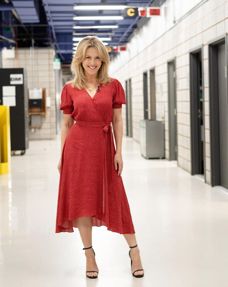 Les 10 plus beaux looks de Julie Bélanger - Monde de Stars