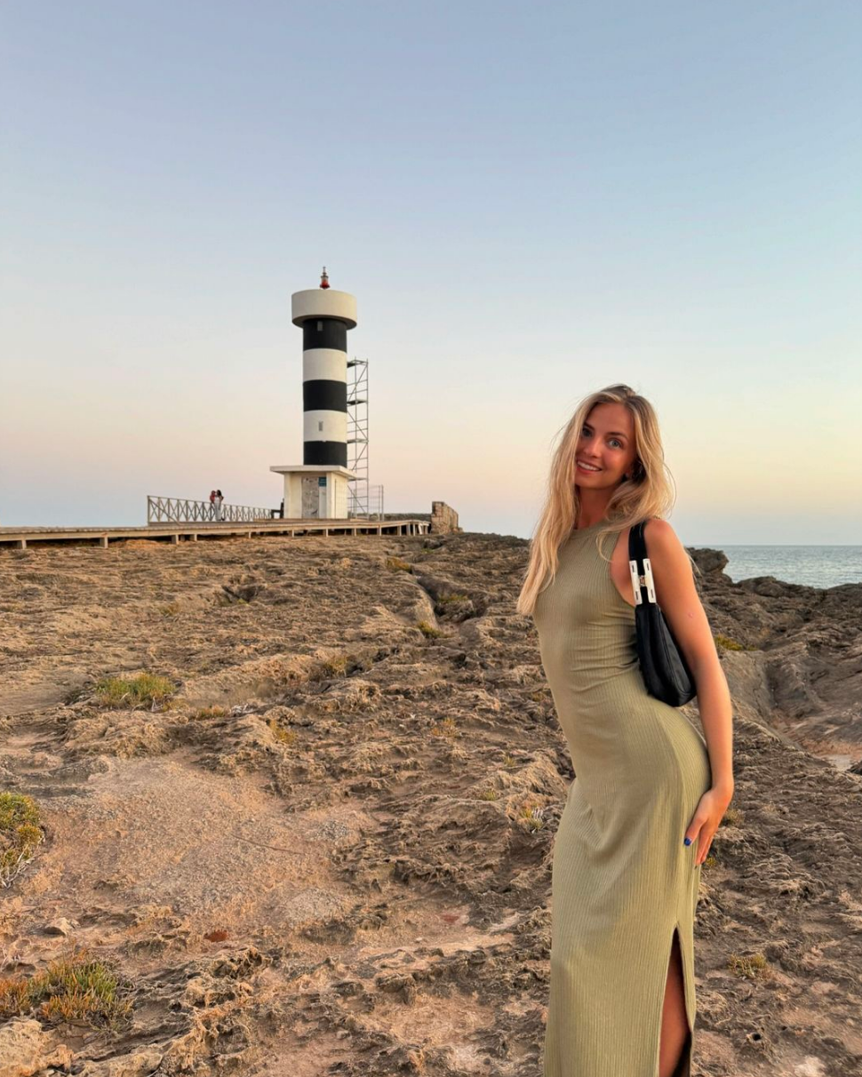 Les 15 plus belles photos de Ludivine Reding en voyage - Monde de Stars