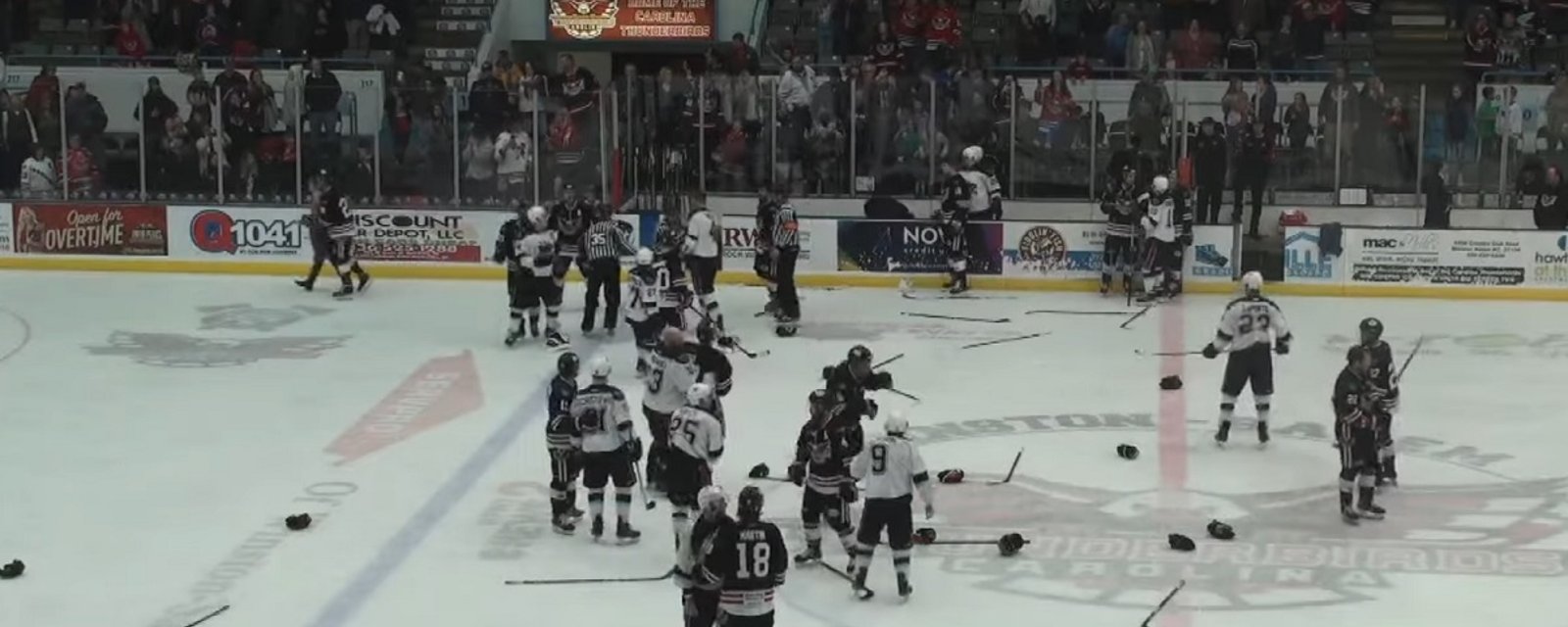 Bench clearing brawl in Carolina on Sunday night. - HockeyFeed