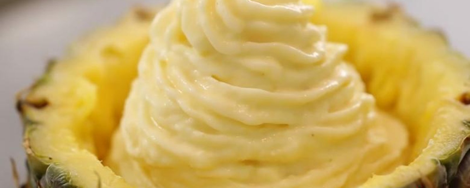 Avec seulement 2 ingrédients, cuisiner ce délicieux dessert à l'ananas ...