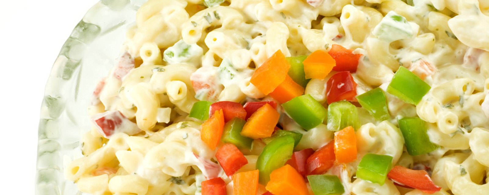 Elle ajoute une boîte de lait condensé sucré dans ses pâtes... et tout ...