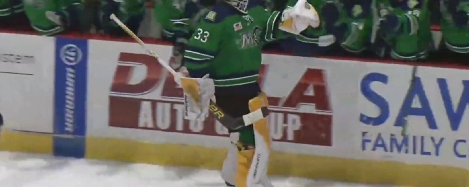 Francois Brassard scores the first goalie goal in franchise history! - HockeyFeed