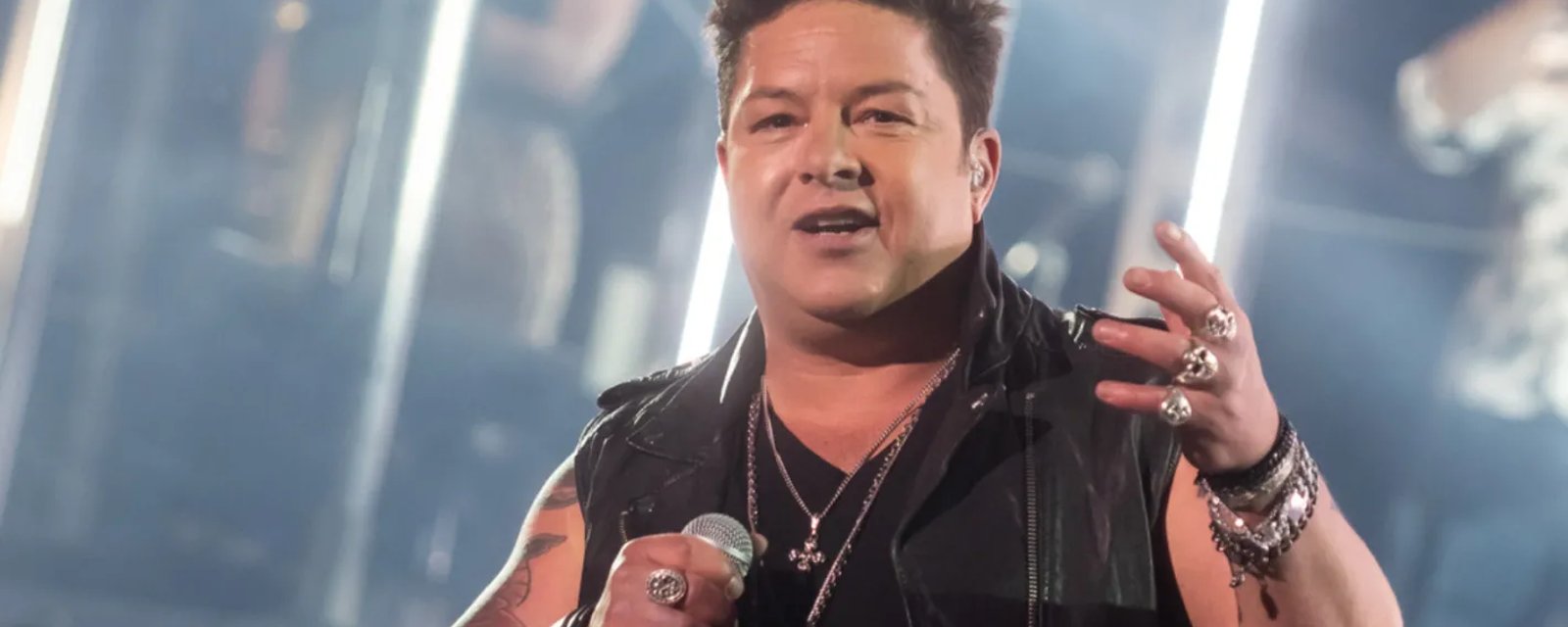 Changement de look pour l'amoureuse d'Éric Lapointe - Monde de Stars