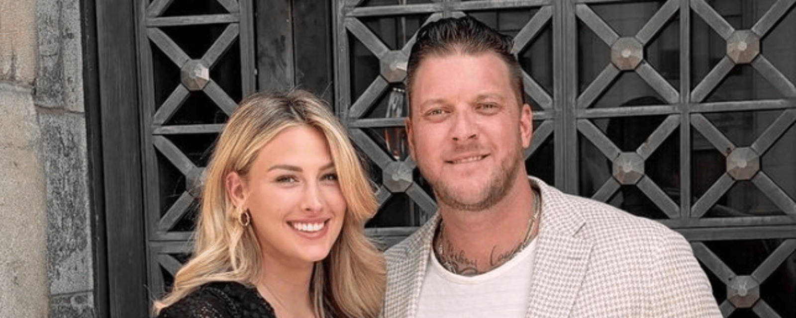 La conjointe de Mathieu Baron prend la pose avec leur bébé dans un ...