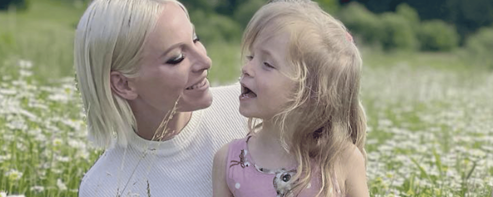 Marie-Mai prend une adorable photo avec sa fille Gisèle et elle a tellement grandi - Monde de Stars