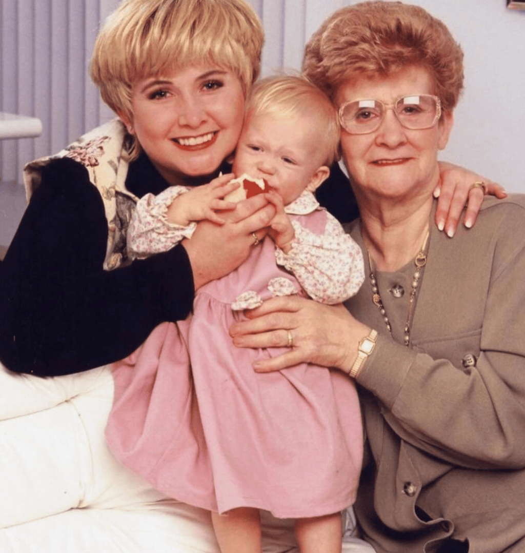 Nathalie Simard partage de rares photos du passé avec sa fille pour la ...