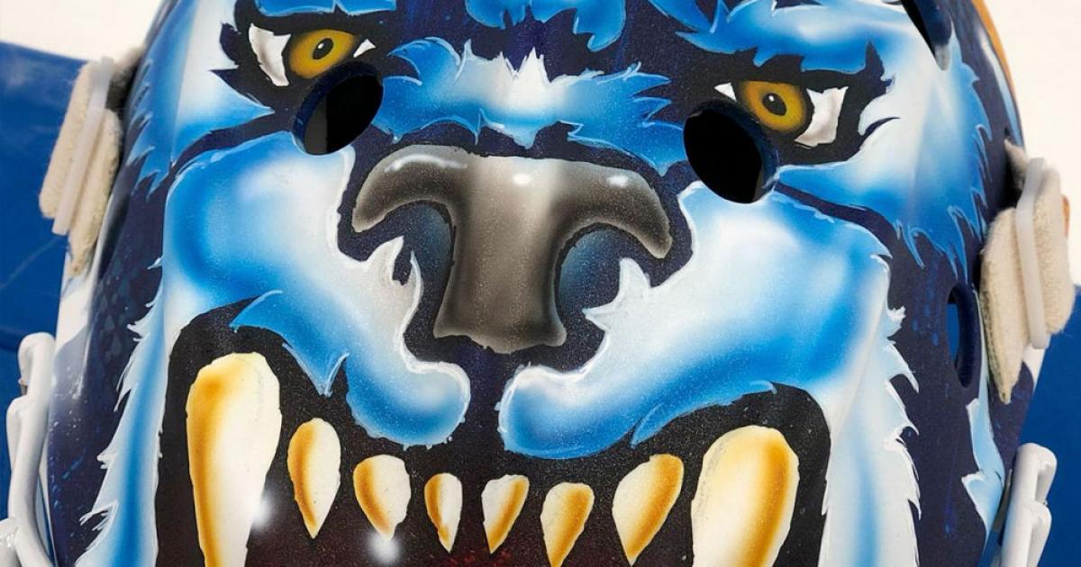 Binnington pays tribute to Cujo with vintage 90s mask design - HockeyFeed