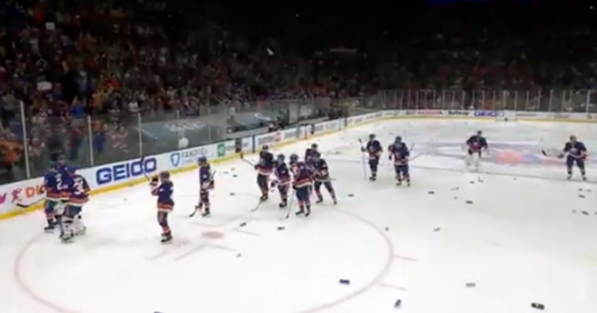 Islanders fans litter the ice with garbage following Game 6 victory ...