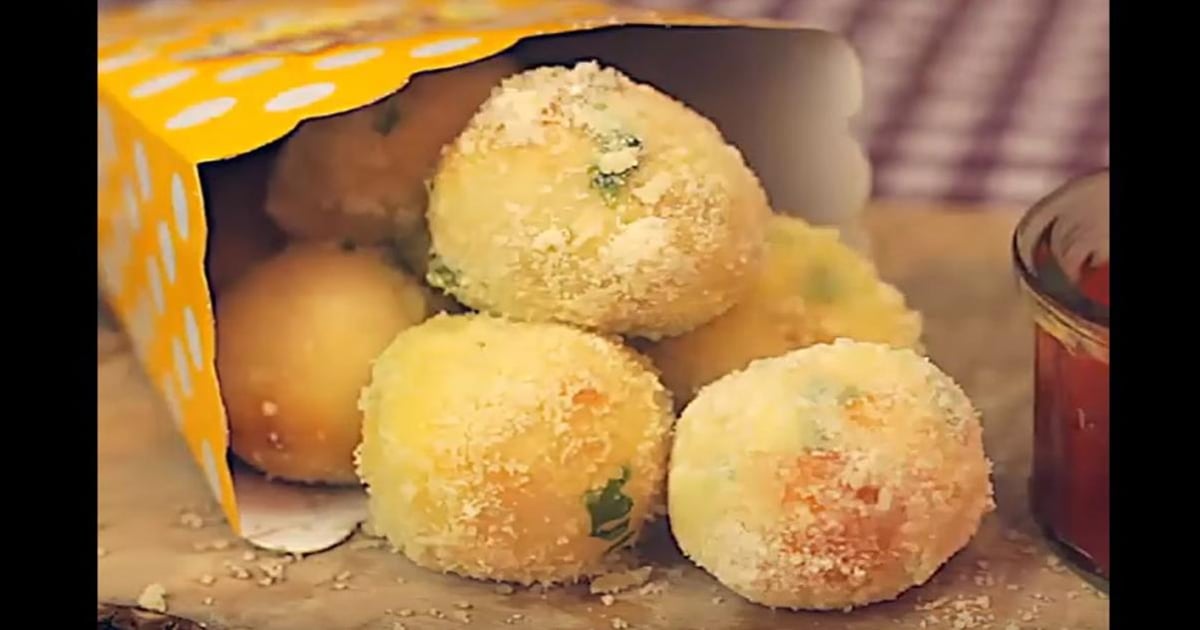 Bouchée de pizza enrobée de fromage parmesan - Ma Fourchette