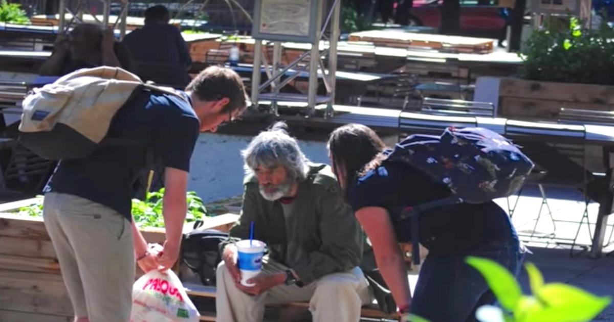 VIDÉO: Des élèves de la polyvalente Marcel-Landry distribuent de la ...