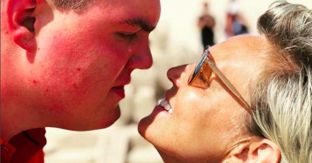 Le fils de Charles Lafortune Mathis pose un geste incroyable! - Monde ...