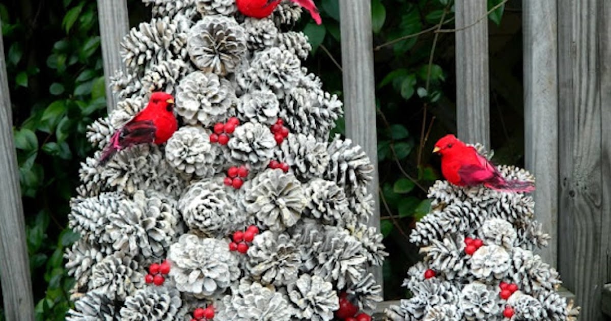 Comment faire un joli arbre de Noël en pommes de pin - Trucs et Bricolages