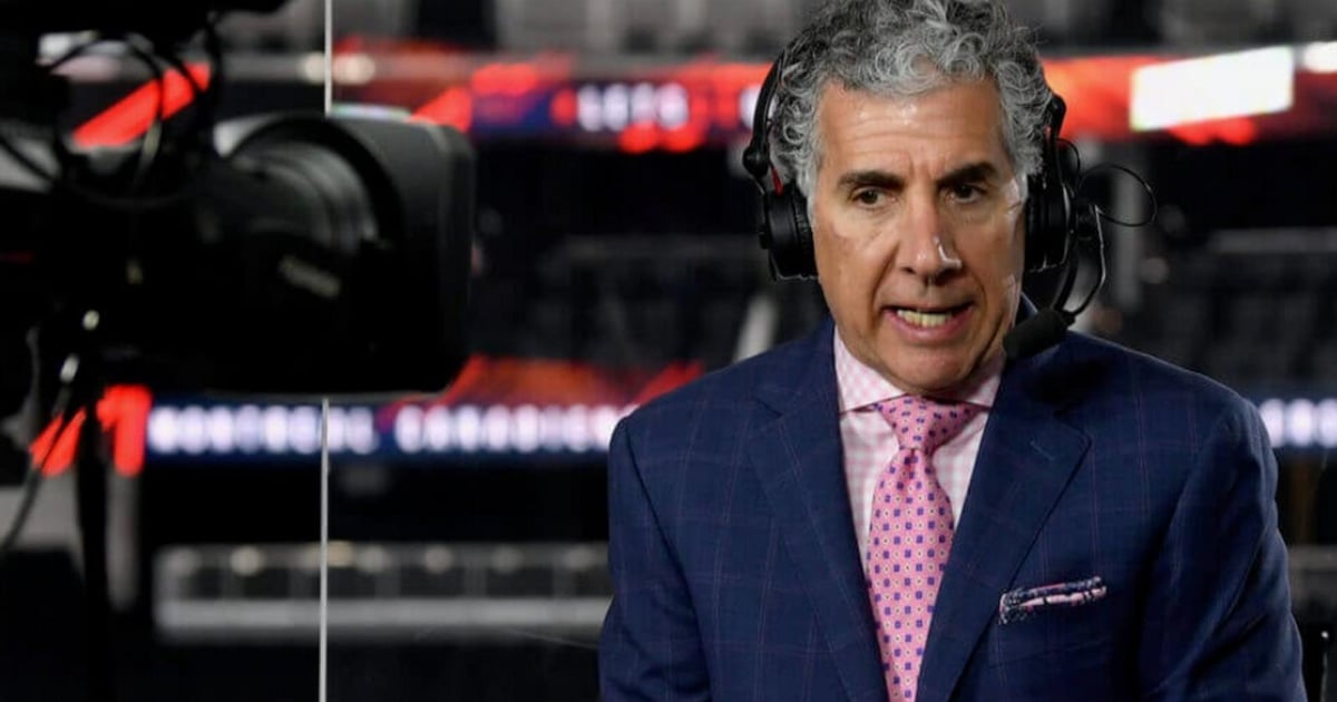 Craig Button backs a truck over Sheldon Keefe and the Leafs - HockeyFeed