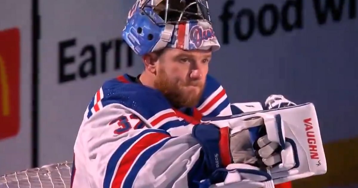 Tribute leaves Jonathan Quick in tears in return to L.A. - HockeyFeed