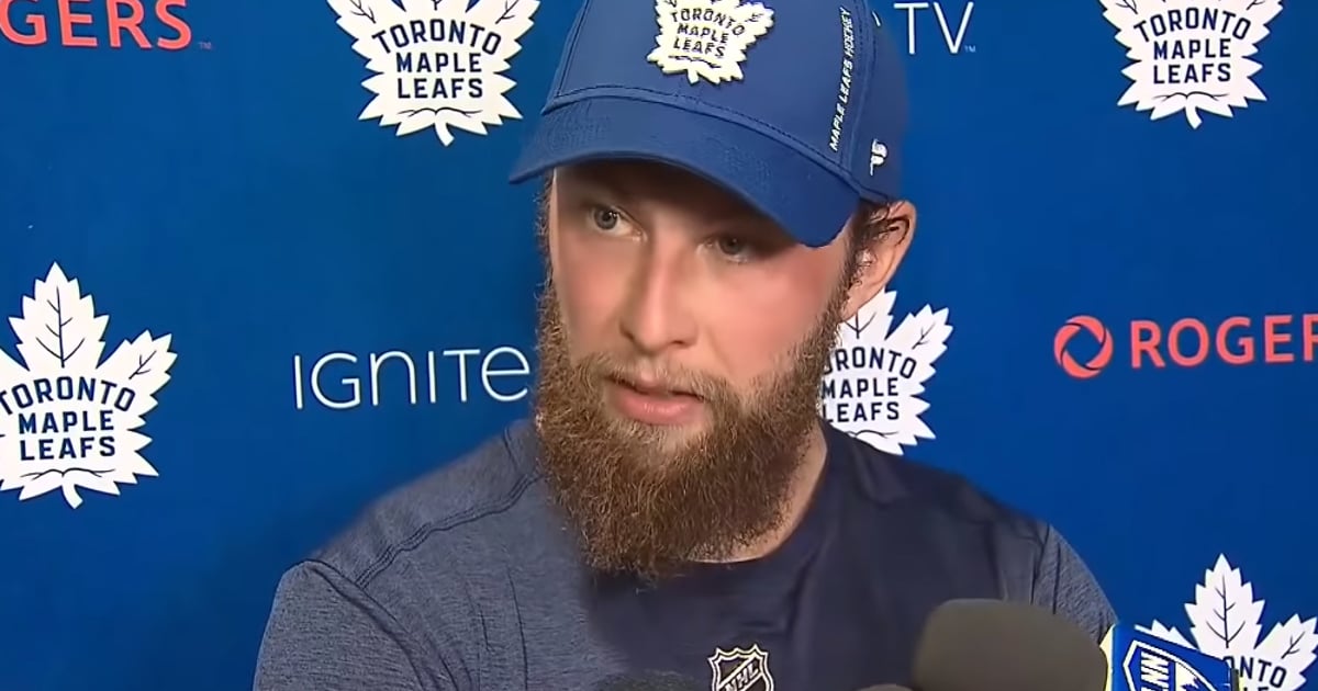 Jake Muzzin steps in to help the Maple Leafs - HockeyFeed