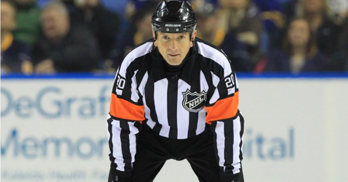 Former NHL referee Tim Peel mocks fans in Toronto. - HockeyFeed