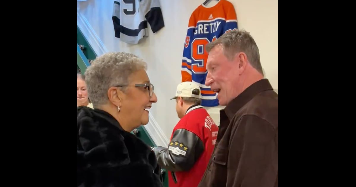 Wayne Gretzky insults Paul Bissonnette in front of Biz’s mother ...