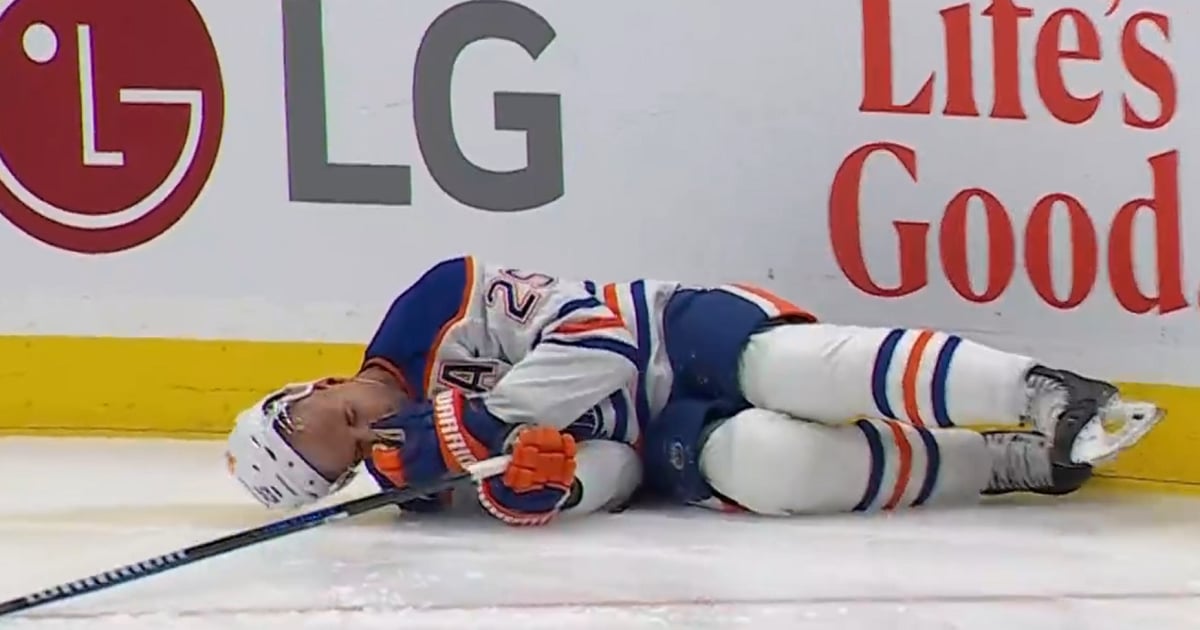 Ryan Reaves ejected after destroying Darnell Nurse. - HockeyFeed