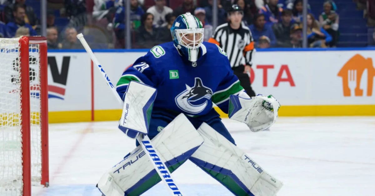 Details on the injury to Canucks goaltender Casey DeSmith. - HockeyFeed