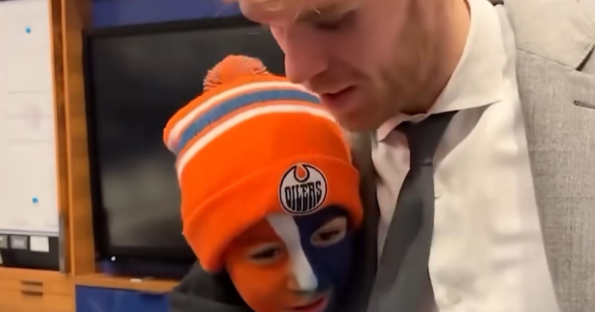 Connor McDavid gives Oilers kid the surprise of a lifetime. - HockeyFeed