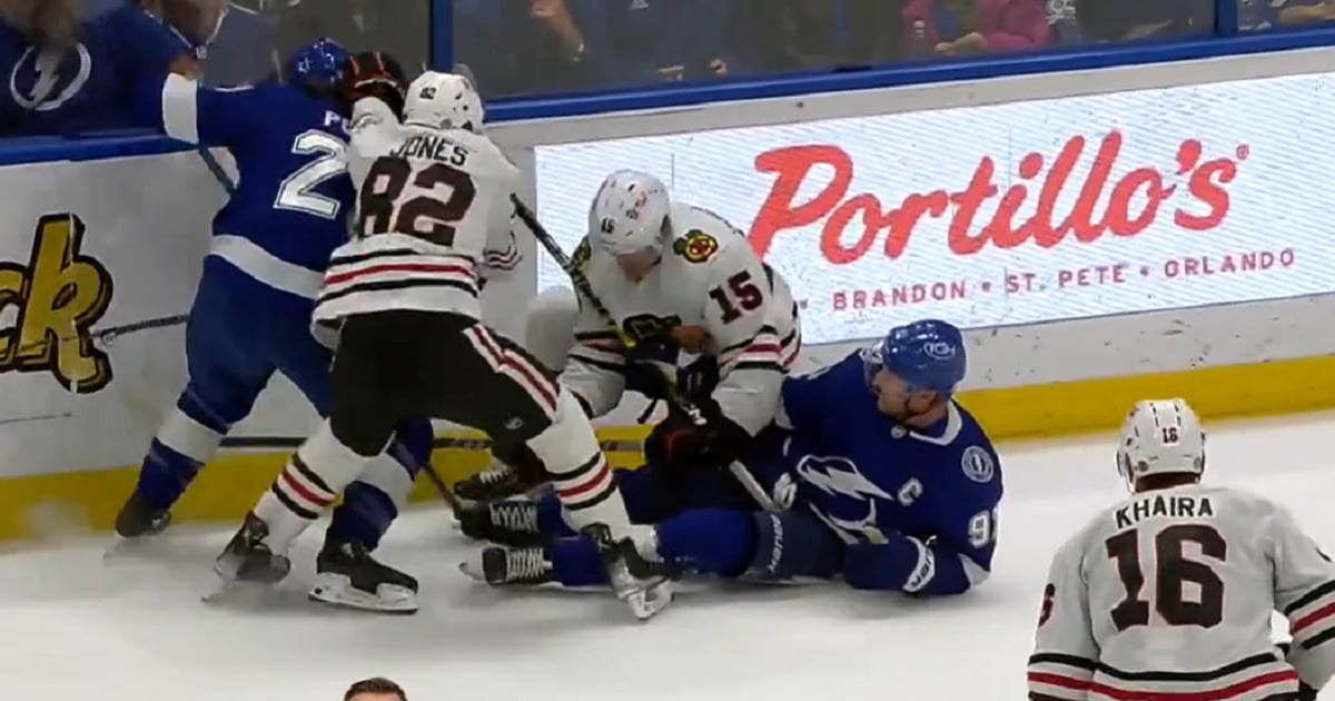 Steven Stamkos suffers scary looking injury on Saturday. - HockeyFeed