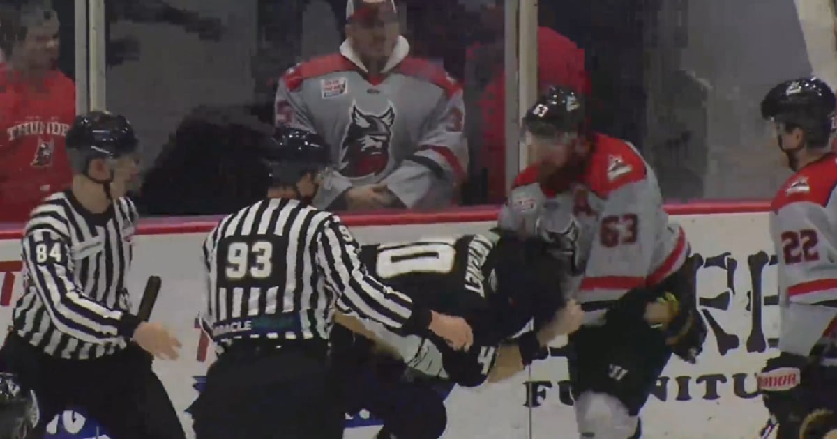 Shawn Weller comes off the bench to defend his captain. - HockeyFeed