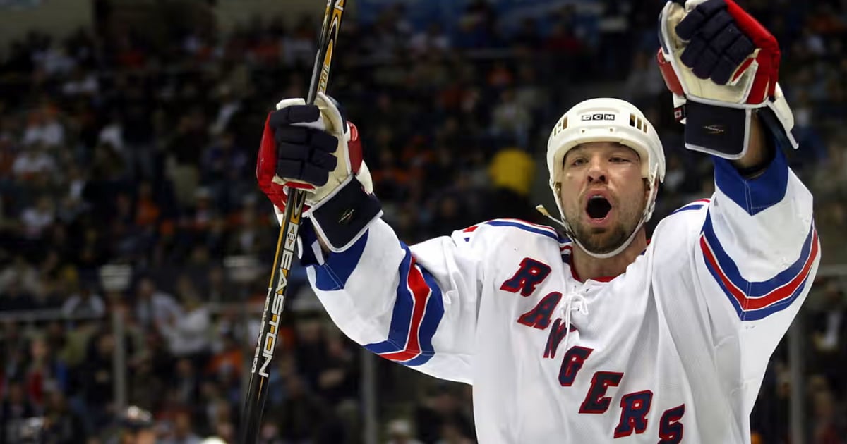 Tragic update on the death of former NHL player Chris Simon. - HockeyFeed