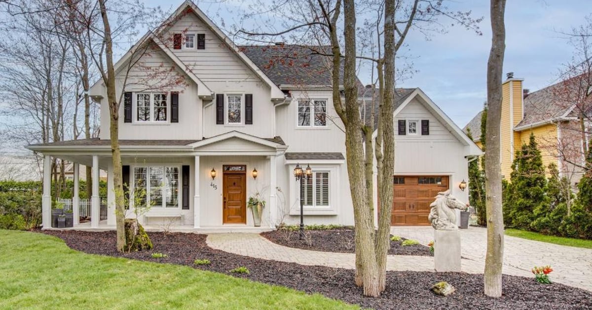 Formidable cottage d'inspiration farmhouse contemporaine avec la cour ...