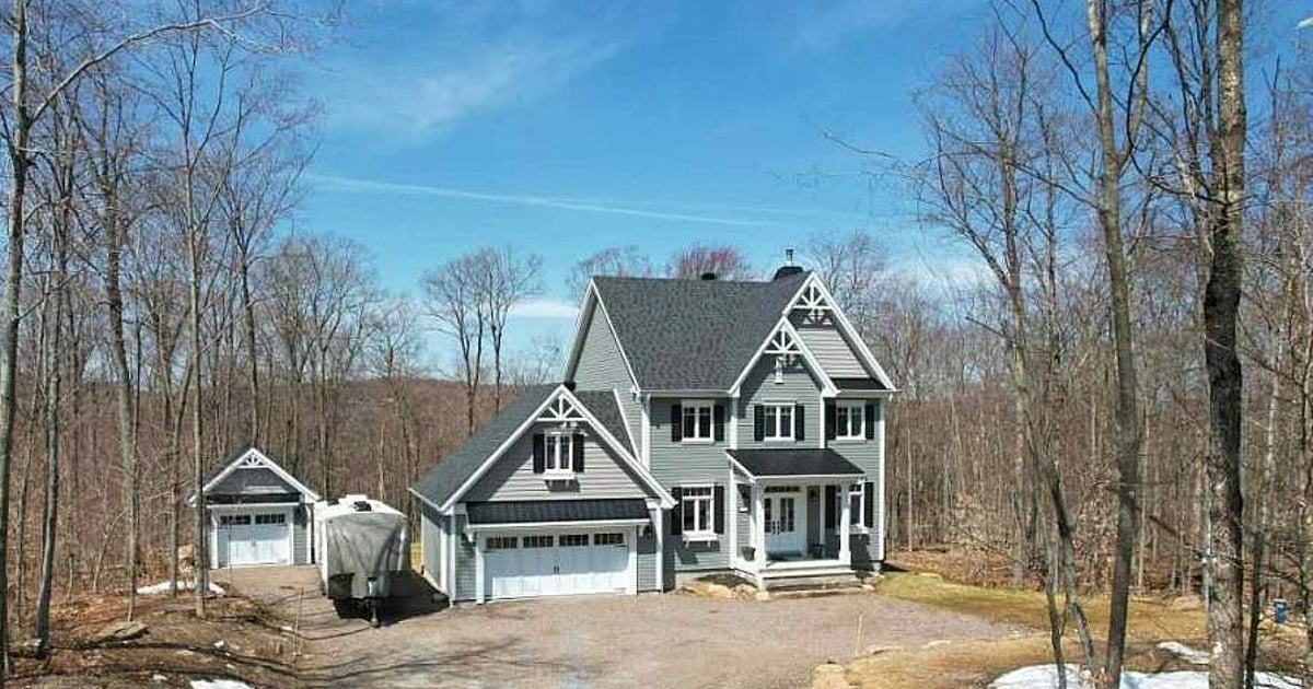 Sublime construction au cœur de la nature dans les Laurentides - Les ...