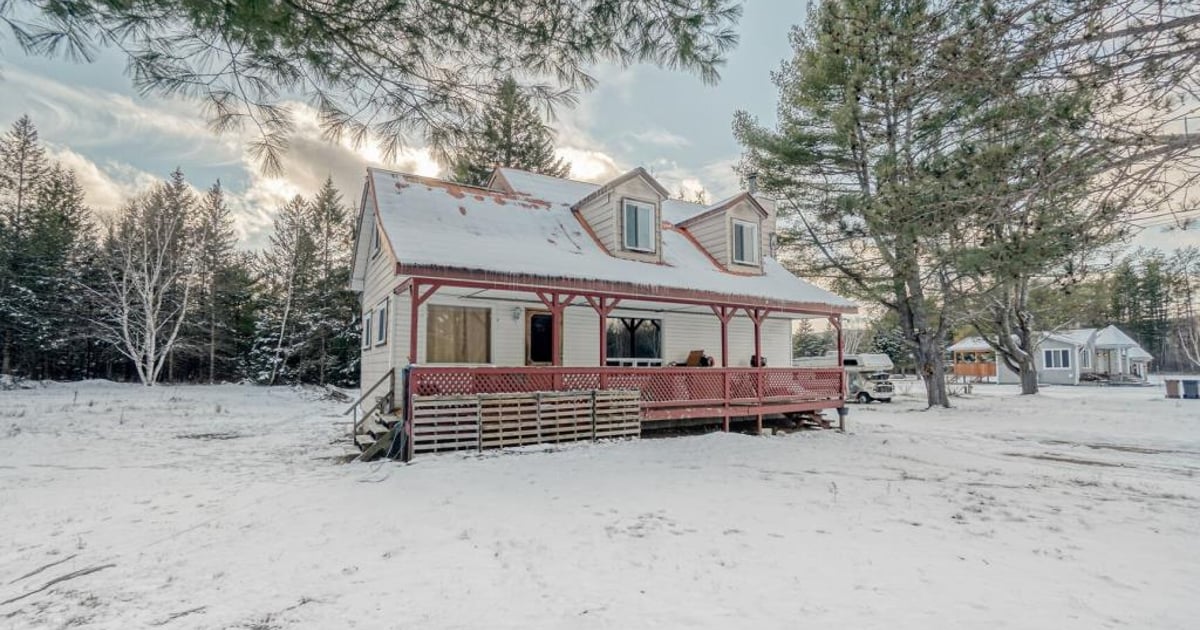 Prix réduit à 179 000$! Lumineux cottage de 4 chambres idéal comme 1ère ...