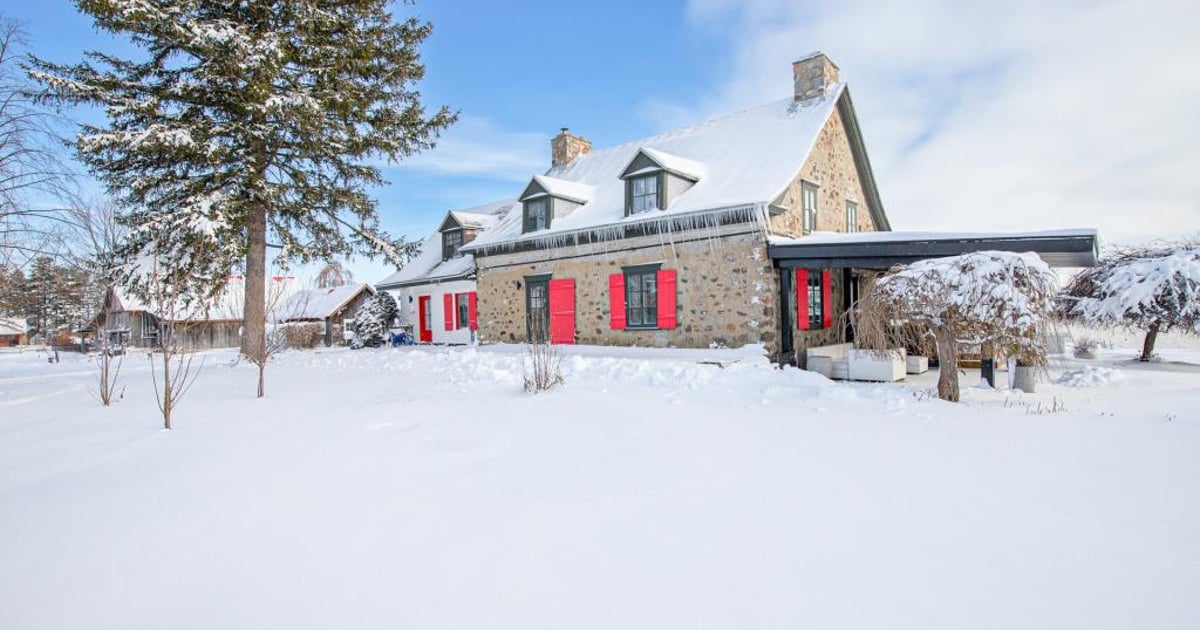 Spectaculaire résidence ancestrale au bord de l'eau - Les Maisons