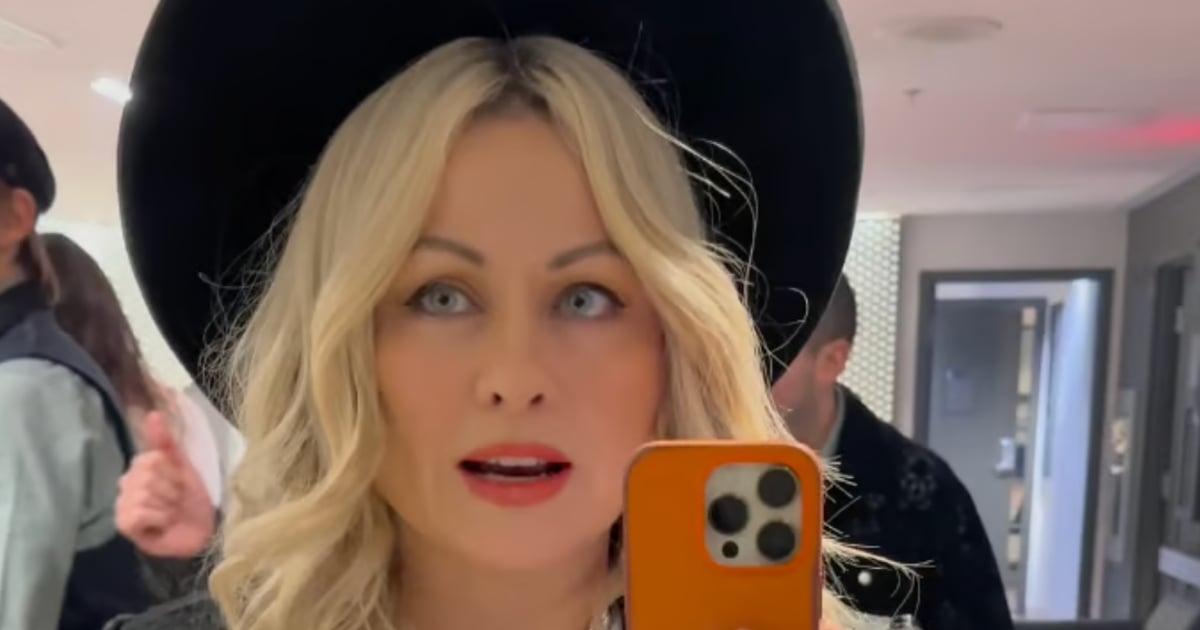 Mitsou Gelinas Prend La Pose Et Elle Est Resplendissante En Voyage Hors