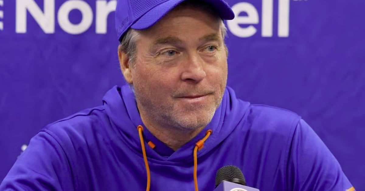 Les enfants et les petits-enfants de Patrick Roy prennent la pose lors ...