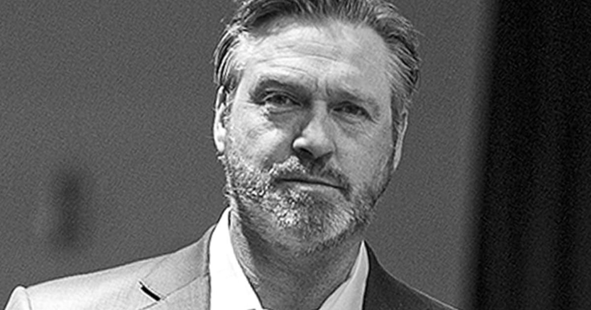 Moment magique entre Patrick Roy et sa fille Jana lors du mariage de ...