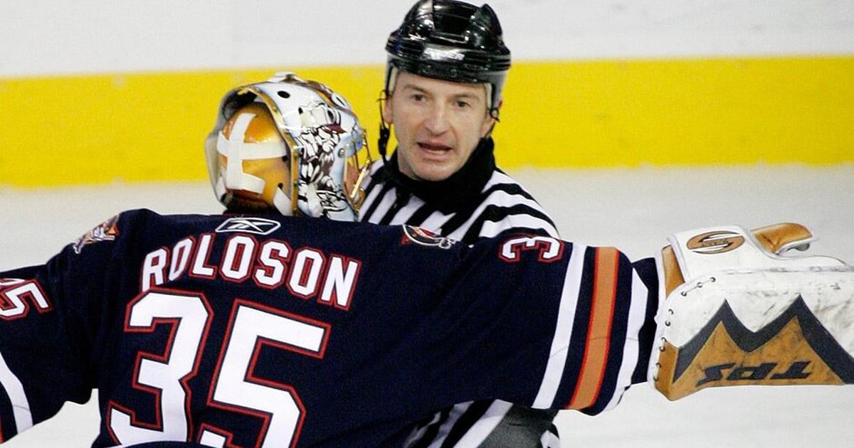 Ex-NHL ref Tim Peel rubs salt in the wounds of Oilers fans - HockeyFeed