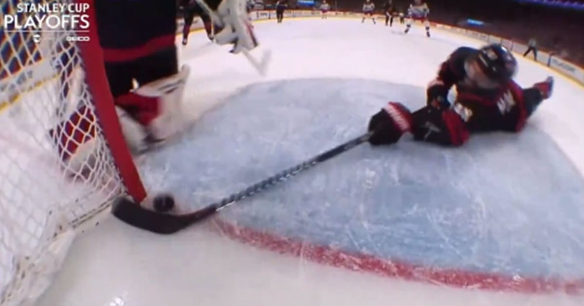 Jordan Martinook with the game saver of the season! - HockeyFeed