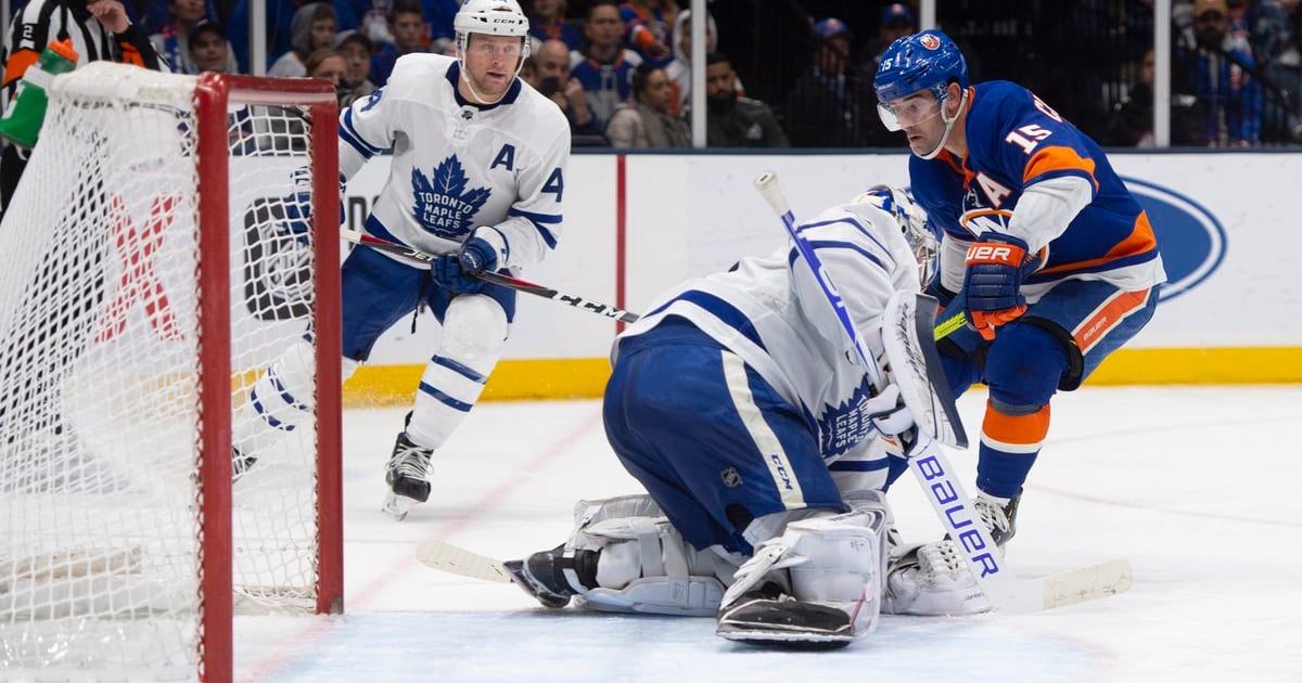 Maple Leafs getting pushed out of possible trade for huge boost on blue line - HockeyFeed