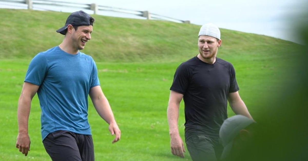 Nathan MacKinnon takes a shot at buddy Sidney Crosby - HockeyFeed