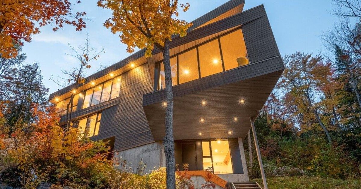 Vendu meublé! Chalet au design unique camouflé en pleine forêt - Les ...