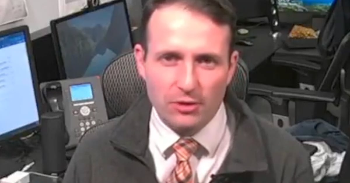 Moment très embarrassant pour un journaliste sportif en direct à la ...