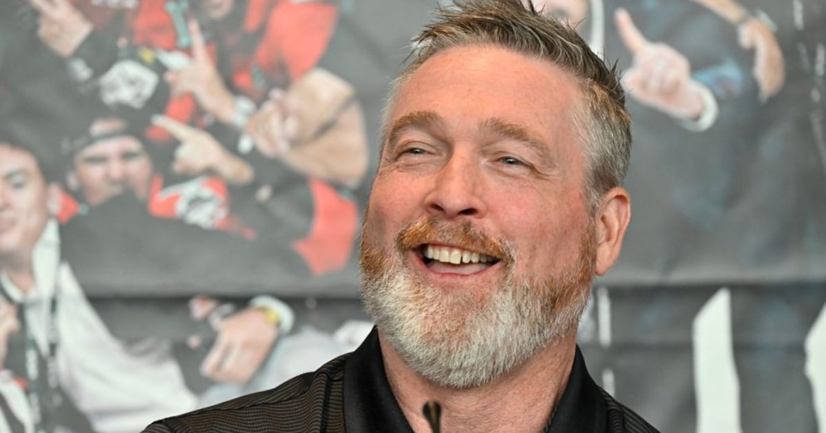 Patrick Roy s'offre un changement de look avant son grand retour dans ...