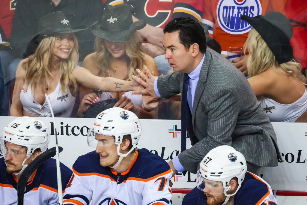 The Battle of Alberta got their own beautiful cleavages behind the ...