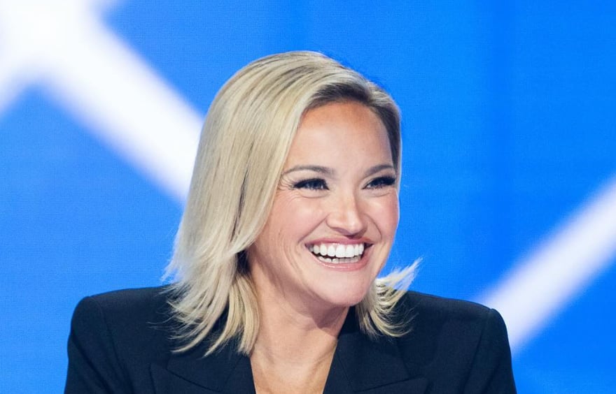 Julie Ringuette passe chez le coiffeur et elle vous dévoile un beau ...