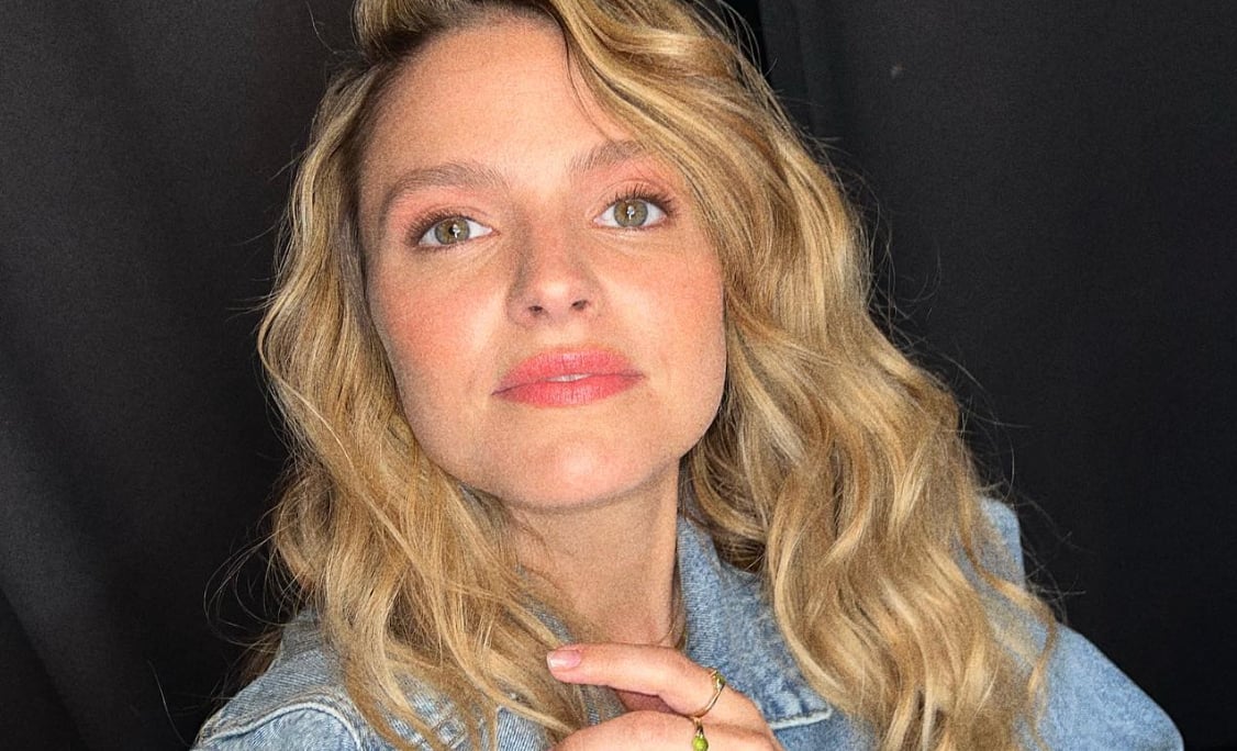 Sarah-Jeanne Labrosse partage une rare photo du visage de son fils ...